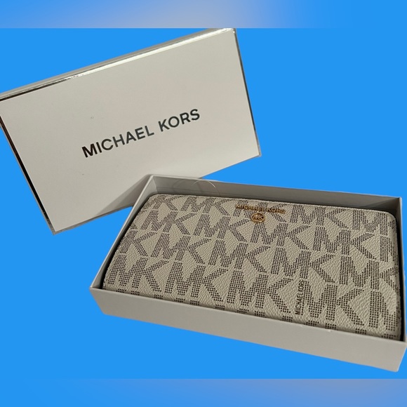 MICHAEL Michael Kors | Bags | New Michael Kors Jet Set Charm Large Tz ...